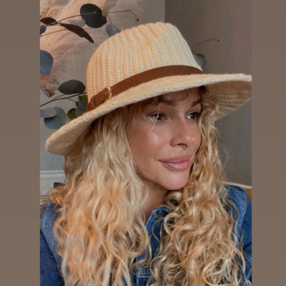 MeliRosebtq | Accessories | Restocked Knit Fedora Hat With Faux Leather ...